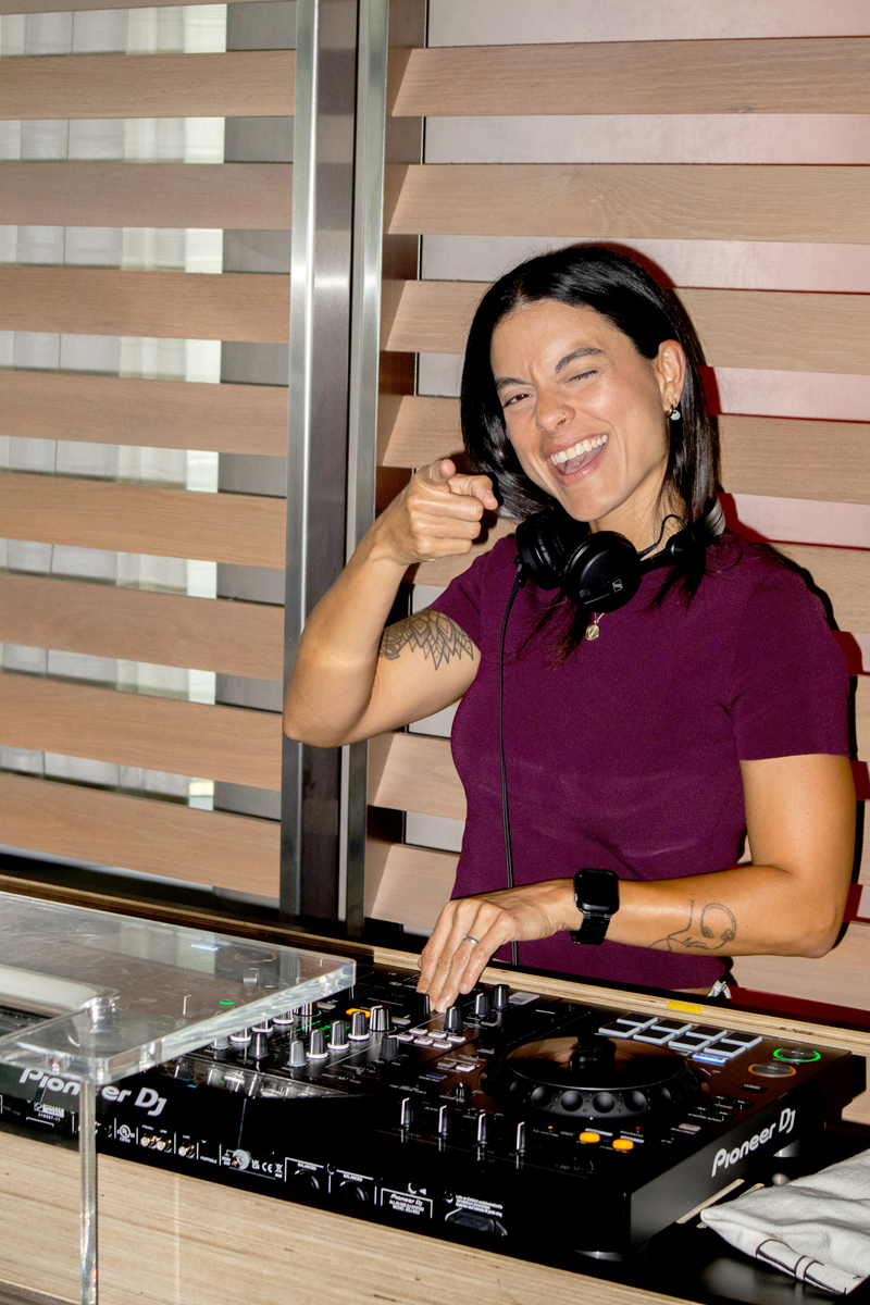 Close Up — Brickell Magazine